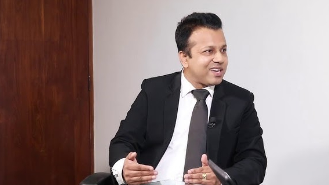 මහින්දගේ ආරක්ෂාව 2/3ක් කපලා.. අනතුරක් වුණොත් වගකීම ආණ්ඩුව ගත යුතුයි ...